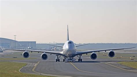 Boeing 747-8 flog gerade einmal 30 Stunden: Luxus-Jet wird verschrottet ...