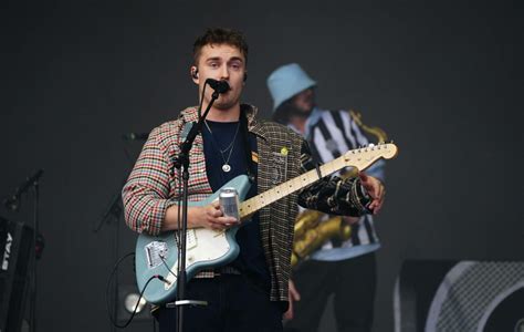 Sam Fender Live At Glastonbury Geordie Hero Proves Hes A Future Headliner