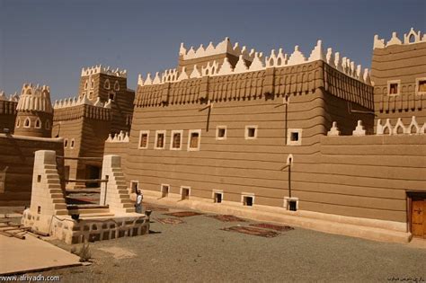 جريدة الرياض السياحة والآثار في نجران تنفي سرقة آثار الأخدود