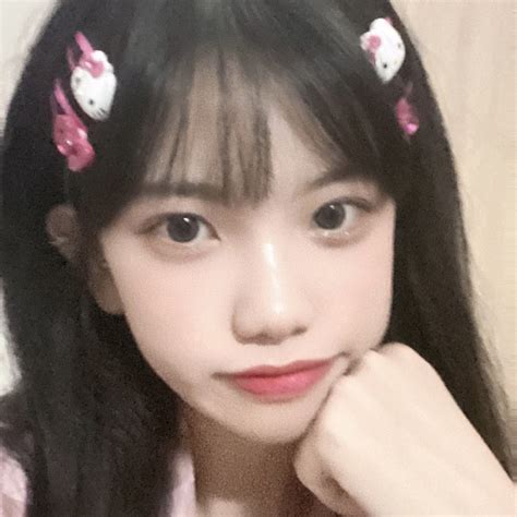 3종💖키티앞머리핀💖4ps 세트상품 키티헤어핀 Y2k 키치하이틴 공주님필수템 키티똑딱이핀 고양이헤어핀 데일리헤어핀 여친선물 친구선물 생일선물 에이블리