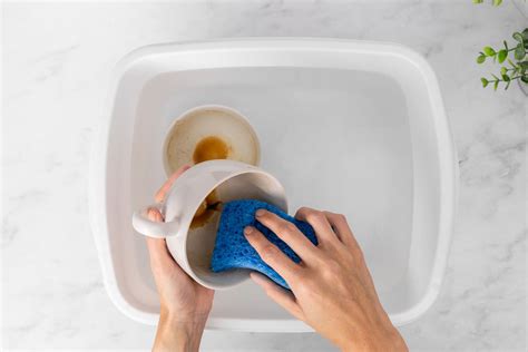 How To Remove Coffee Stains From Mugs And Cups