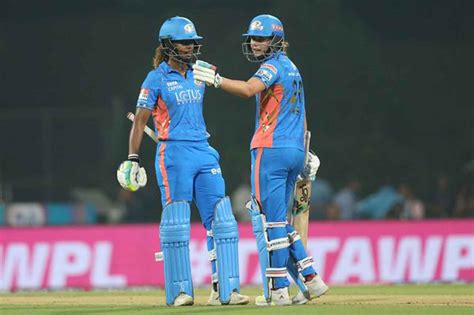 Wpl 2023 మూడు వికెట్లు కోల్పోయిన ముంబై ఇండియ‌న్స్‌ Namasthe Telangana