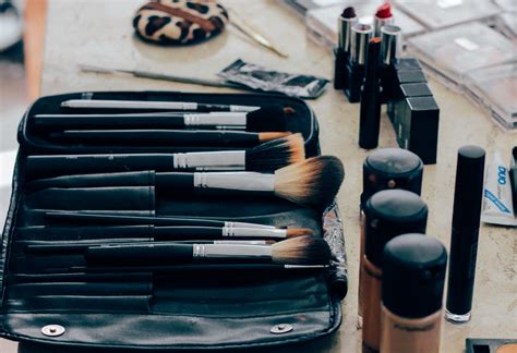 Fotos gratis : Moda, azul, conjunto, maquillaje, producto, Fundación ...