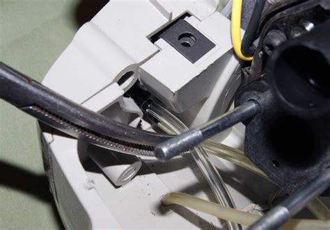 A Visual Guide to Understanding Primer Bulb Fuel Line Connections