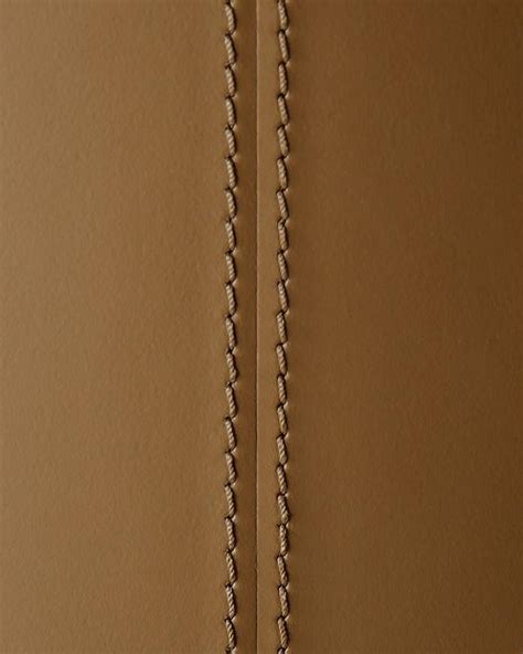 Enn Table Gentle Lines News Flexform