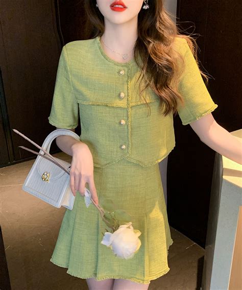 프린지 스커트 투피스 라운드넥 반팔 반소매 수술 싱글버튼 골드단추 숏 크롭 자켓 And 하이웨스트 핀턱 미니 스커트 세트 봄 여름 셋업 격식있는 결혼식 하객룩 여친 데이트