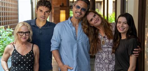 Brooke Shields Miranda Cosgrove Benjamin Bratt Starring In Netflix Rom Com Mother Of The Bride