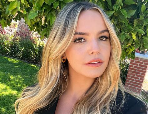 Bailee Madison Bio Age Height Wiki Models Biography