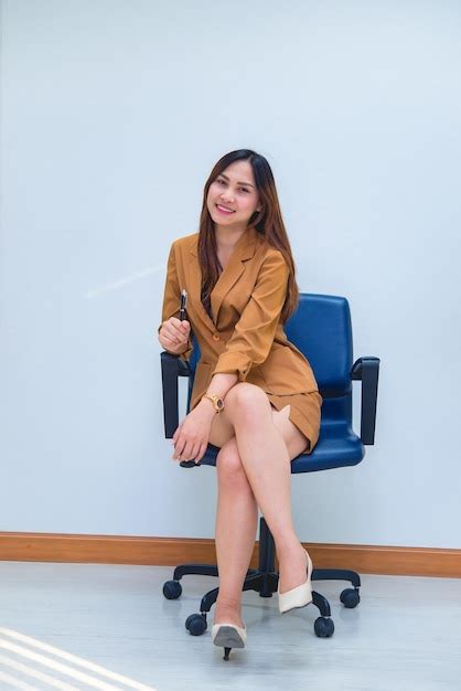 Premium Photo Portrait Of Beautiful Asian Business Woman Wear Yellow