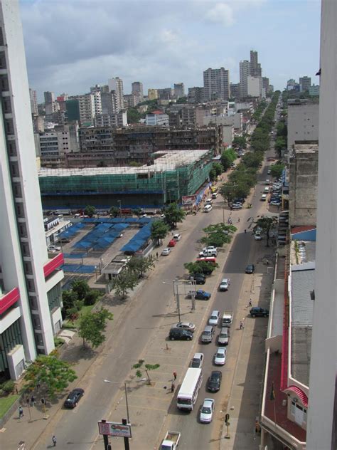 Corvos E Crocodilos A Baixa De Maputo