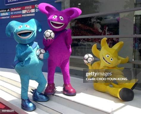 Mascot Photos And Premium High Res Pictures Getty Images