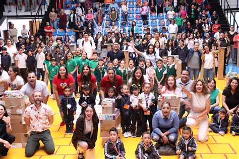 Entrega Guadalajara Y Fundación Robotix 47 Kits De Robótica