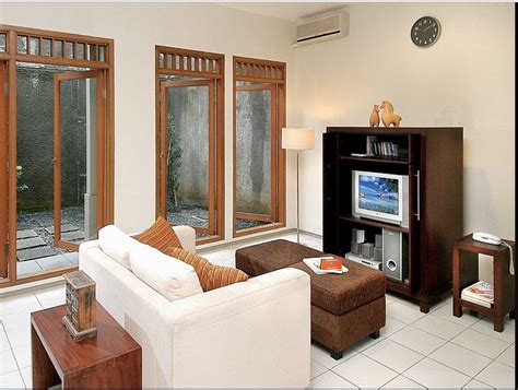 15 Various Models Of The Latest Minimalist Living Room Windows