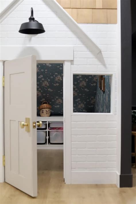 Liesl Wallpaper By Emily Cooper Art Loomwell Home Goods