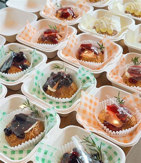 제천카페 수도사니아 수도사니아의 신메뉴 ‘화이트롤 ‘브라운롤 빵 🥖 좋아하는 사람은 정말 많지만 쉽게 찾긴 어려운 화이트롤 빵 아는 맛이 무섭다고 이 퐁신