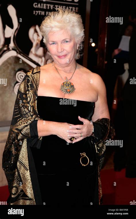 Hot Sexy Fionnula Flanagan Bikini Pics