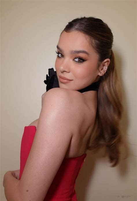 Hailee Steinfeld Is So Incredibly Sexy R Jerkofftoceleb