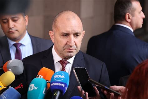 Президентът Румен Радев ще посети Сингапур и Виетнам По света и у нас