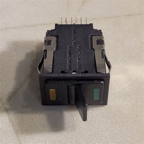 Micro Switch Aml 20 L173 Green Yellow Led Switch 2a 25vac 3a 125vac Ho