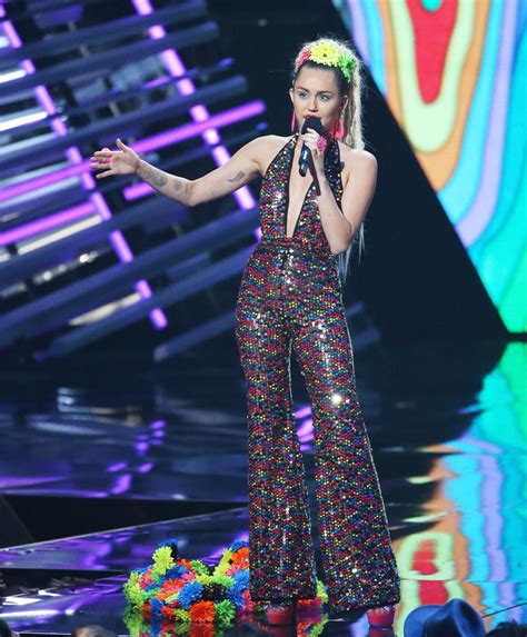 Miley Cyruss Nsfw Vmas Outfits Almost Make Us Forget That 2013 Debacle