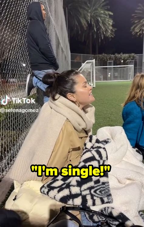 Selena Gomez Shouts Im Single In Funny Tiktok