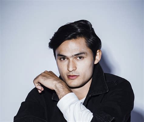 Aiman Cari Cikgu Ajar Bahasa Kosmo Digital