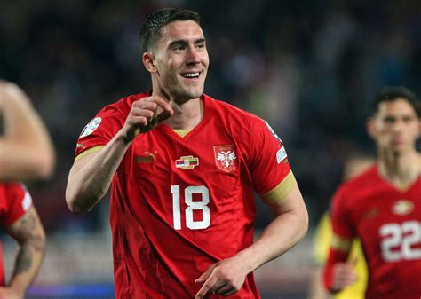 Evo Koju Diplomu Ima Dušan Vlahović