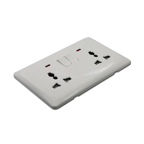 Double 13A Multi Socket With Switch And Light Univeal Socket Cixi Niulai Electrical Appliance Co