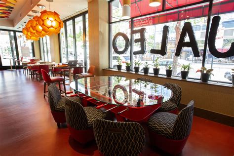 Inside Jaleo José Andrés Smash Hit Tapas Restaurant Eater Chicago