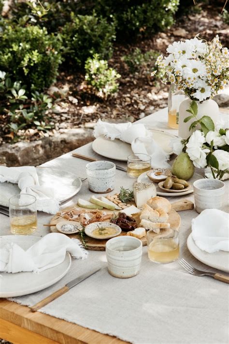 17 Inspiring Dinner Party Table Settings And Decoration Ideas