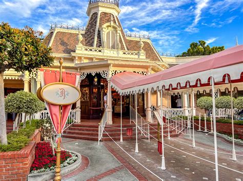 Review Disneylands Plaza Inn Remains One Of Our Favorites