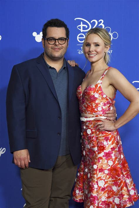 Kristen Bell Disneys D Expo In Anaheim Celebmafia