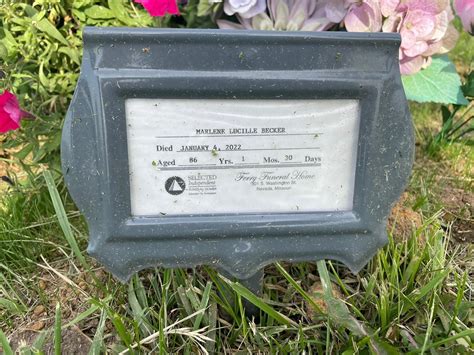 Marlene Lucille Schmidt Becker 1935 2022 Find A Grave äreminne