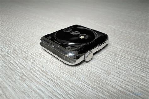 این یکی از اولین نمونه‌های پیش تولید اپل واچ است زومیت