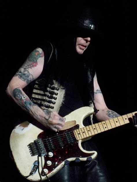 Mick Mars Guitars Exploring His Arsenal Through The Years Allaxess
