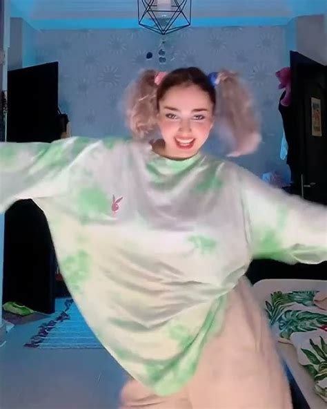 رقص ایرانی چالش تیک تاکبامزهفاندختر زیباچالش لایکیshort Youtube