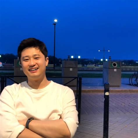 대한민국에선 여전히 좋은 부모는 아이를 위해 희생해하고 가정에 충실해야 한다 라는 전통적인 인식이 강해 이런 문화 속에서