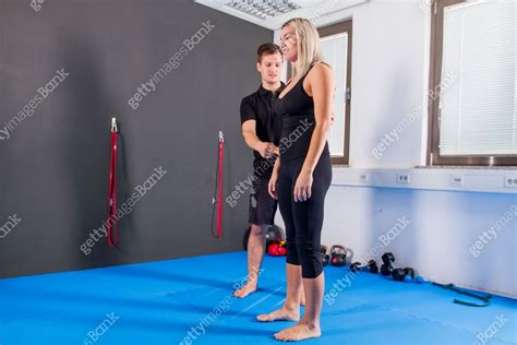 Postural Dysfunction Check Up 이미지 665794934 게티이미지뱅크