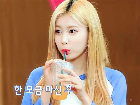 Pin On Izone S Japanese Girl Group Iz One Korean Actress