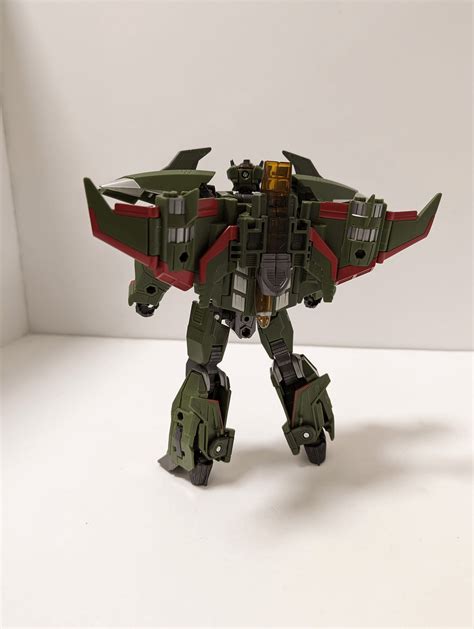 Legacy Evolution Leader Class Skyquake Leaks R Transformers