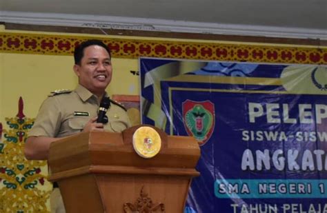 Hadiri Pelepasan Siswa Sma N 1 Sematu Jaya Ini Pesan Bupati Kalteng