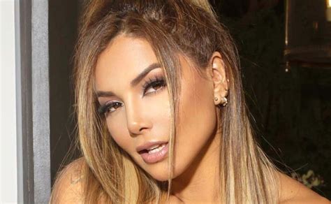 Aleida N Ez Se Empodera En Primavera Con Dos Outfits Total Black