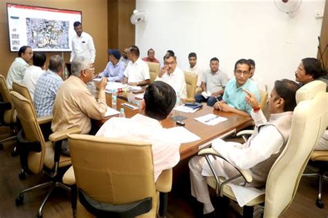 उप मुख्यमंत्री राजेन्द्र शुक्ल ने की स्वास्थ्य अधोसंरचनात्मक विकास