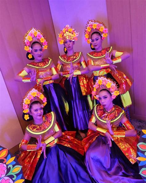 Traditional Dance Indonesia Dancer Indonesia For Abeam Event Jakarta By