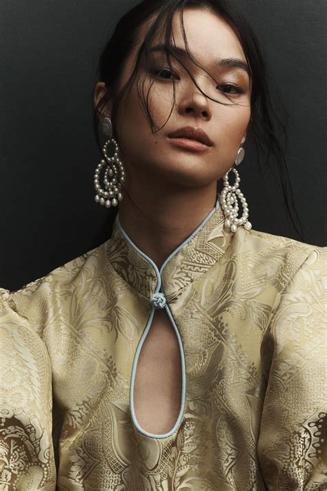 메이브 퍼프슬리브 베이비돌 미니드레스 앤트로폴로지 한국 공식 스토어 유니크한 여성 패션 및 라이프스타일 편집샵 200개이상의 프리미엄 브랜드 여성 의류 액세서리