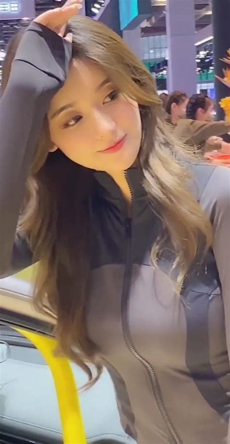 Do Anyone Know Her Name Scrolller