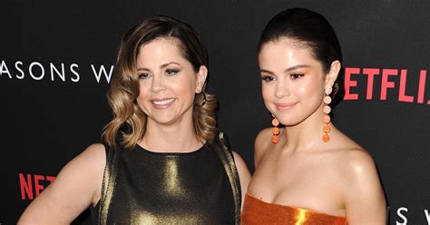 Selena Gomez Admits She Doesn T Sleep In Her Own Bedroom Anymore