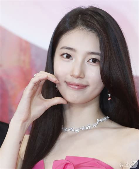 더쿠 눈에 큰 점이 있는 수지