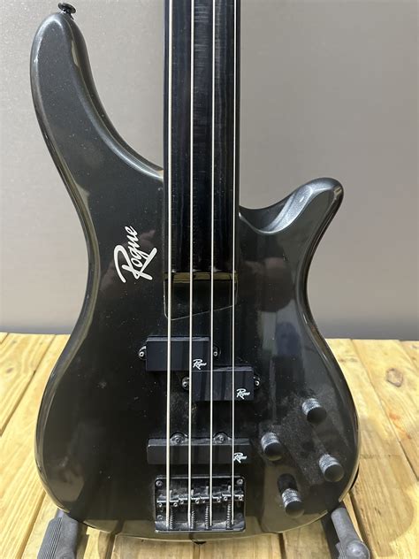 Rogue Bass Four String 2019