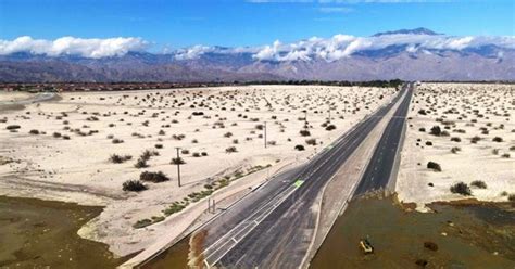 사진 84년 만의 폭우 물난리 난 캘리포니아 사막